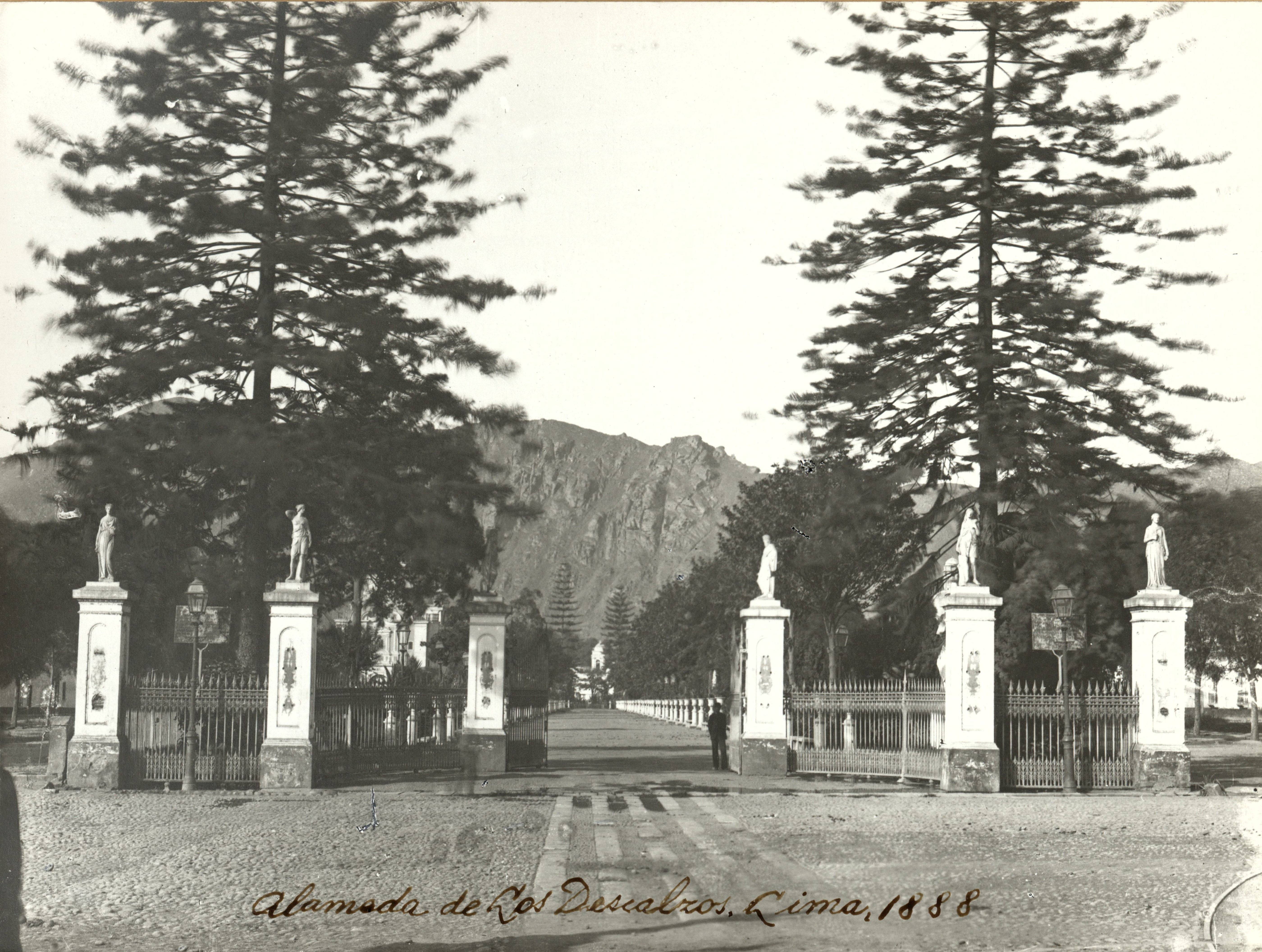 Alameda de Los Descalzos, Lima | Archivo Histórico